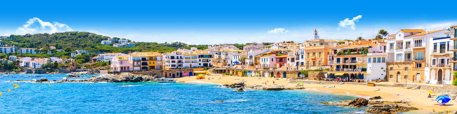 De zee met mooi strand in Callela aan de Costa Brava